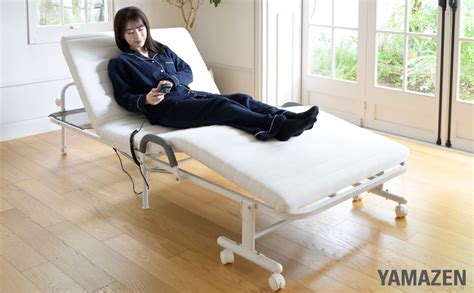 Amazon｜山善 Yamazen 電動ベッド 折りたたみ リクライニング 簡単リモコン ベッドフレーム シングル 幅101 5×奥行207×高さ47 5㎝ 組立品 ホワイト Ceb 8s