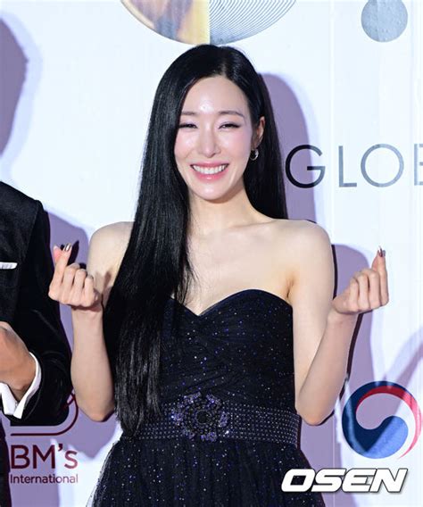 티파니 영 반짝이는 미소 사진