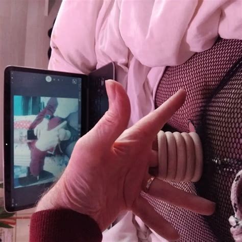 ペニスを深く指で動かす 11 Pics Xhamster