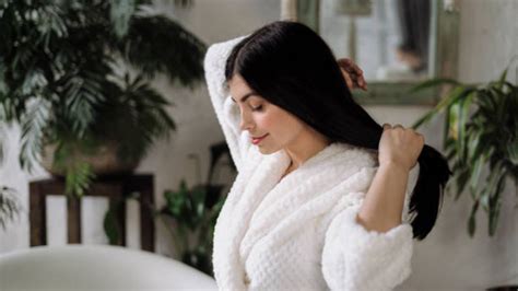 Hair Care Routine পুজোর আগেই ঘন হবে চুল আজ থেকে মেনে চলুন এই নিয়ম