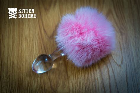 Review Crystal Delights Magnetic Bunny Tail Glass Butt Plug Kitten