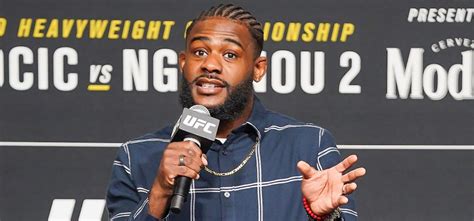Aljamain Sterling Confirma Que Su Pelea Con Petr Yan Se Pospone Hasta Abril