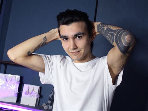 Albertoblanco主播：免费直播性爱表演和聊天 Stripchat