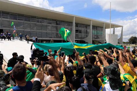 Bolsonaro Nega Que Pretende Indicar Augusto Aras Para Vaga No Stf