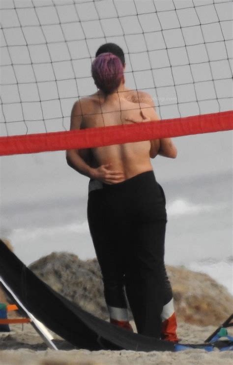 Megan Rapinoe Nude Lesbian Pics And Nip Slip At Espy Awards