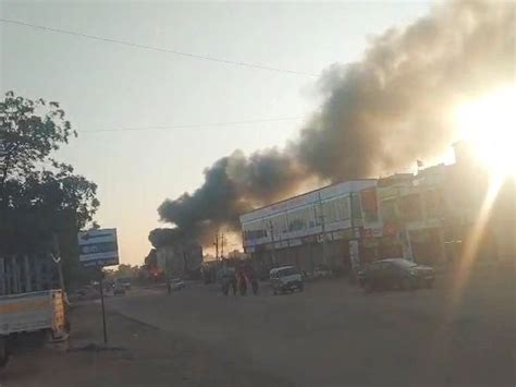 Fire Broke Out In A Scrap Yard On Baroi Marg In Mundra Fire Team Brought It Under Control