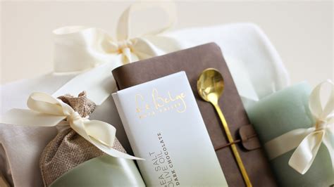 Classy T Basket For Women Cozy T Box With Blanket Socks