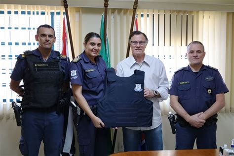 Prefeito entrega novos coletes balísticos para a GCM Notícias
