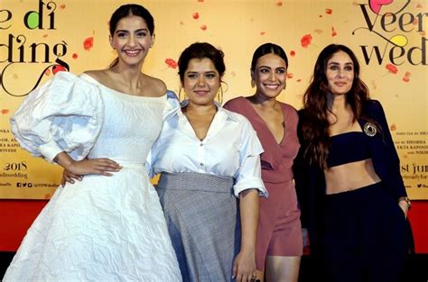 Sonam Kapoor Gives A Befitting Reply To A Journo Who Asked Her About