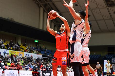 Thirdy Ravena Posts 15 But San En Falls To Ryukyu Gma News Online