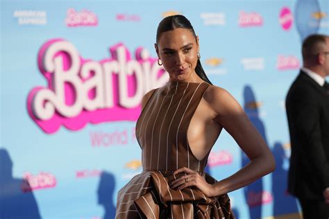 Gal Gadot Israeli Director To Screen Hamas Attack Videos For Select