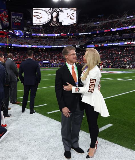 Tavia Shackles Net Worth How Rich Is Wife Of Chiefs Owner Players Bio