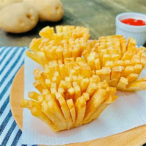 超ザクザク！食べたらハマる新感覚！！フラワーフライドポテト フライドポテト レシピ 料理 レシピ じゃがいも レシピ 簡単
