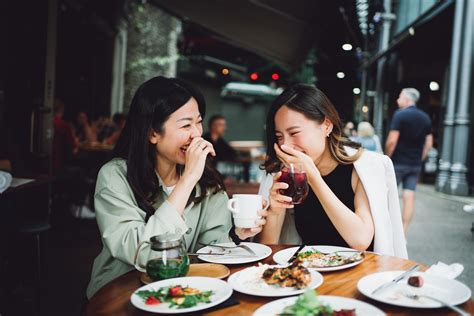 Dear Abby Rude Friends Sat Ordered Without Her — And She Wasnt Even