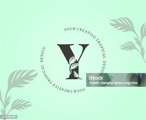 몬스터 식물 잎 텍스처 디자인 로고 아이콘 이국적인 편지 Y 로고 창조적 인 열대 몬스터 식물 알파벳 자연 로고 템플릿 꽃