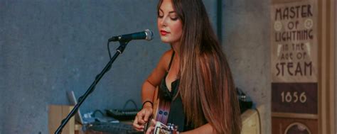 How To Start Songwriting Songwriters Guide Songwriting Beginners