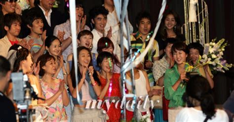 포토엔 조향기 담소는 스포티한 의상을 입고 해야지요