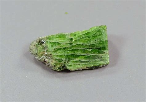 Купить Хромдиопсид, полированный срез 8,71 в интернет-магазине «Долина ...