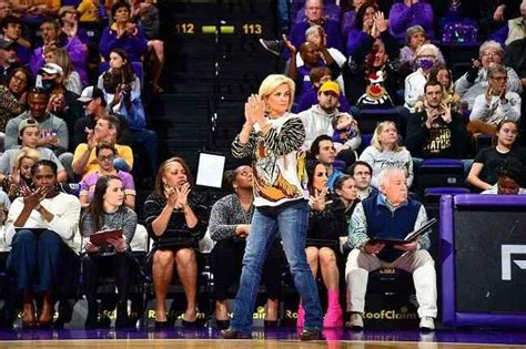 Kim Mulkey Bio Age Net Worth Body Measurement Facts