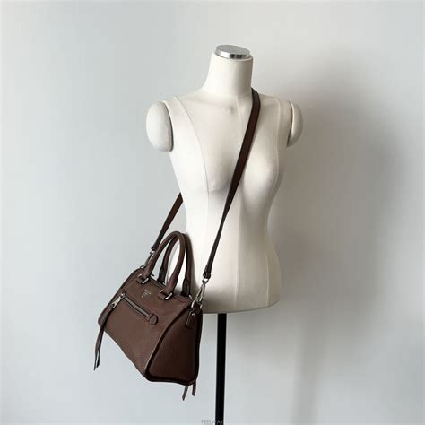 프라다 비텔로 다이노 모터백 2way 토트 앤 크로스백 Prada 여성크로스백 원래 명품은 필웨이 Feelway