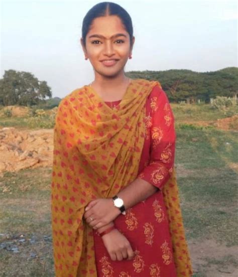 அயலி” பட தமிழ்ச்செல்வி யார் தெரியுமா நிஜ வாழ்க்கையில் இத்தனை போராட்டங்களை தாண்டி இருக்கிறாரா