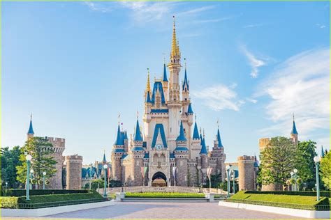 Disney Lifts The Curtain On Disney Parks Attractions In New Behind