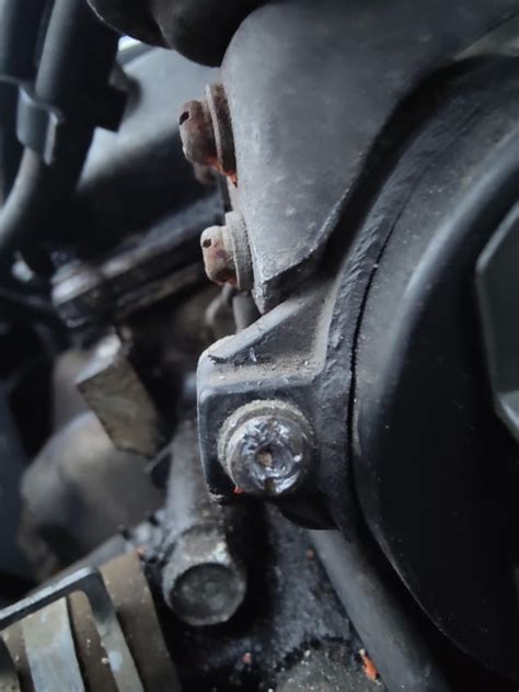 How can I remove this screw? : r/MechanicAdvice