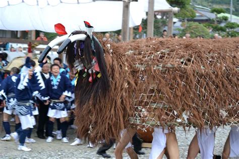 狩浜の祭りの華、牛鬼