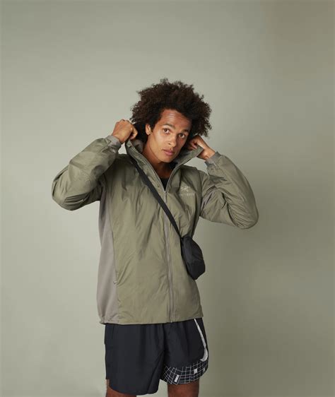 Basic Cph Find Basic Cph Modeller På De Store Butiksfacader