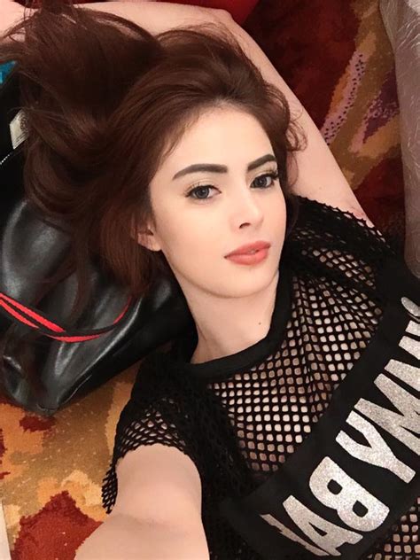 Category: Video Bokep Janda Sange Mutiara Khaerunnisa - Andari Dedarian