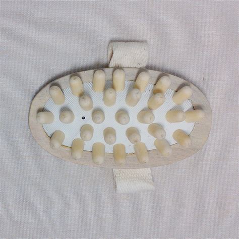 Badu Bg Ръчен дървен масажор от естествено дърво Четка за тяло Намаляване на целулита Eig88