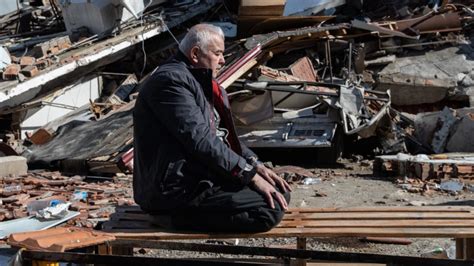 Известен турски сеизмолог Очаквайте силно земетресение в Истанбул