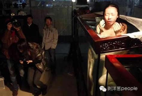 王嫣芸与裸模苏紫紫决裂 手机凤凰网
