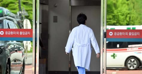 “비판 각오하고 행정명령 철회”정부 전공의 복귀 길 텄다
