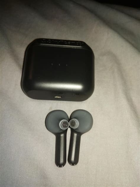 Right Earbud Randomly Stopped Working When I Got Home Can Anyone See A
