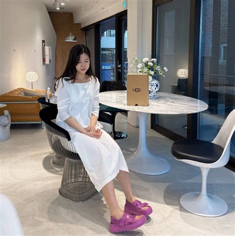 어그ugg 스트라터스 여자 샌들 슬리퍼 뮬 여름 샌들 코디 키높이 신발 브랜드 네이버 블로그