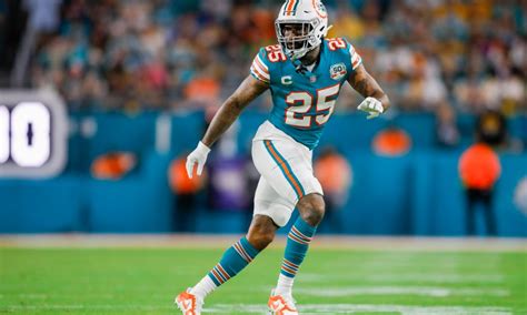 Cb Xavien Howard Shuts Door On Return To Dolphins