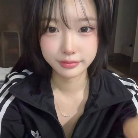 천명 안된사람 💜💜💜 하트만 눌러도 스하리 하러 갈게 다같이 2000명 3000명 가즈아 ⭐️⭐️ 난 뒷삭은 절대 안해 💕💕💕 리포스트 잊지 않았지 👌 ⏩️⏩️