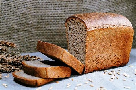 Ржаной (черный) хлеб: из чего делают, польза и вред для организма