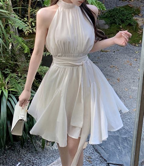 썸머휴가룩여행룩 홀터넥 셔링 프릴 오프숄더 드레스