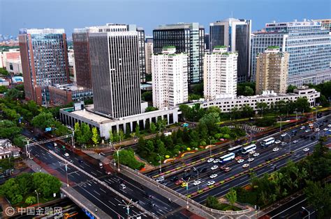 暴雨雷电突袭北京前后的影像