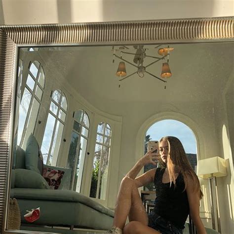 ISABEL Isabel Gravitt Foto E Video Di Instagram Home Decor Decor Mirror Selfie