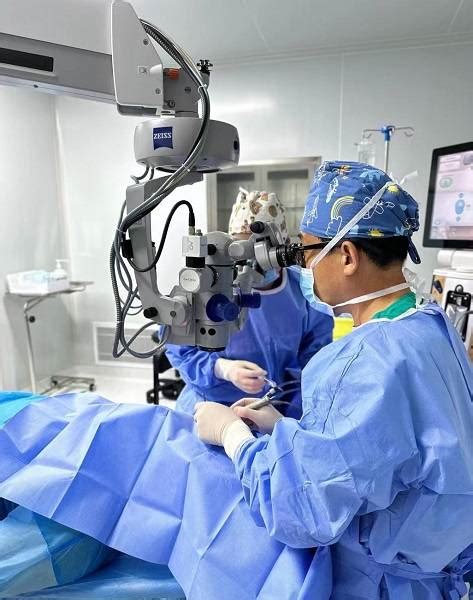 爱尔眼科在乐城成功特许应用蔡司全球首款三焦散光人工晶体患者魏莱