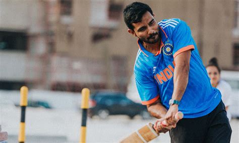 علامة Adidas ومجلس مراقبة لعبة الكريكيت في الهند Bcci يطلقان القميص الرسمي لمنتخب الهند