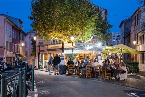 Le serveur a poursuivi l'Italien dans le complexe : "Seulement 500 ...
