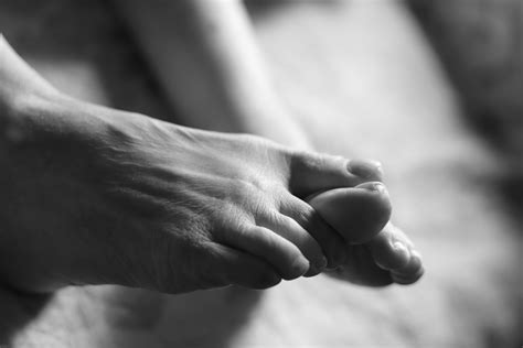 【柔肌の熱き血潮に触れもみで悲しからずや道を説く君】徹底解説意味や表現技法･句切れ･鑑賞文など 短歌の教科書｜短歌の作り方・有名短歌の