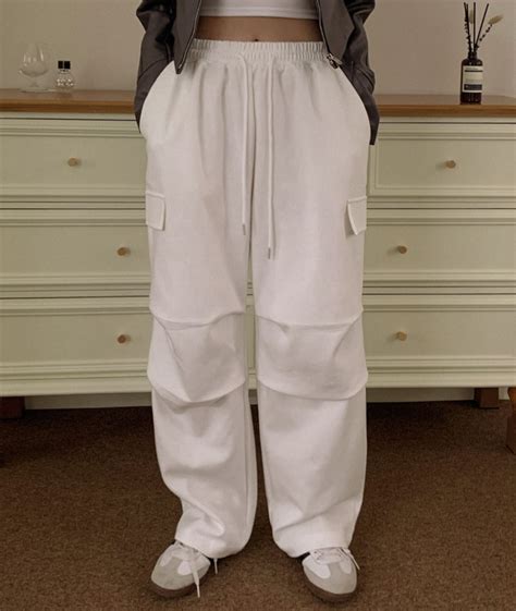 굿룩 리벤 카고 스웻 팬츠 Y2k 와이드 트레이닝 바지 츄리닝 조거 밴딩 투 핀턱 데일리 루즈 롱 교복바지 꾸안꾸 시밀러룩 수학