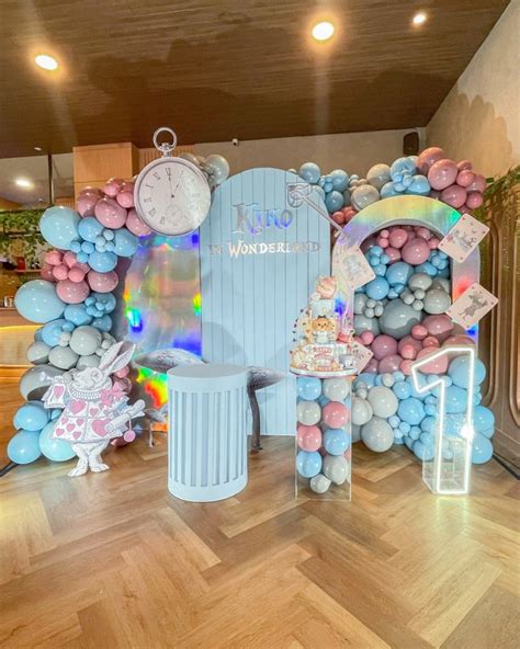 Custom Styrofoam Backdrop Ballooney