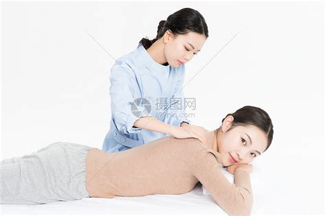 美女养生肩膀按摩高清图片下载 正版图片501106599 摄图网