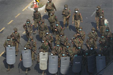 ရန်ကုန် ဗုံးပေါက်ကွဲမှု အရပ်သားလေးဦး ထိခိုက်ဒဏ်ရာရ — မြန်မာဌာန